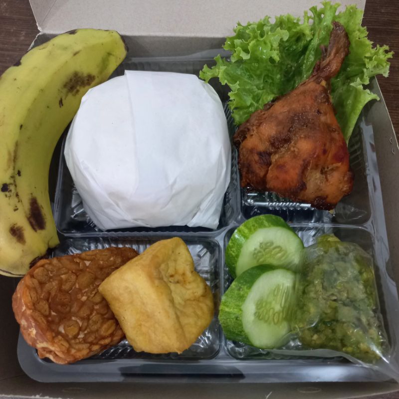 Jual Nasi Kotak/Nasi Box Spesial Menu Ayam Sambel Cabe Ijo | Shopee Indonesia