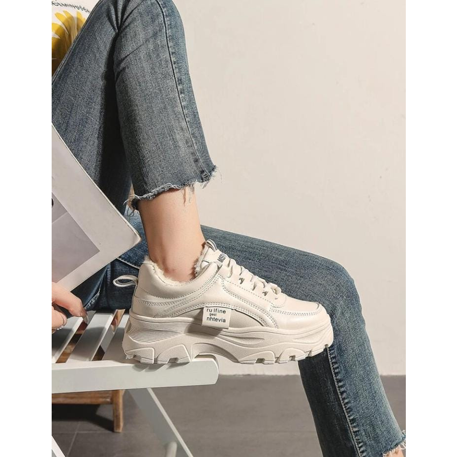 Jual sepatu Sneakers model terbaru HITAM dan PUTIH Platform Tinggi ...