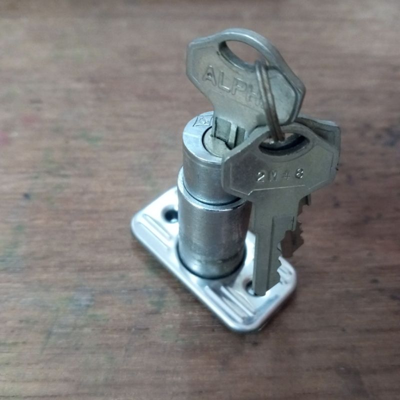 Jual Push lock key kunci pintu lemari geser sliding pencet tusuk ALPHA ...