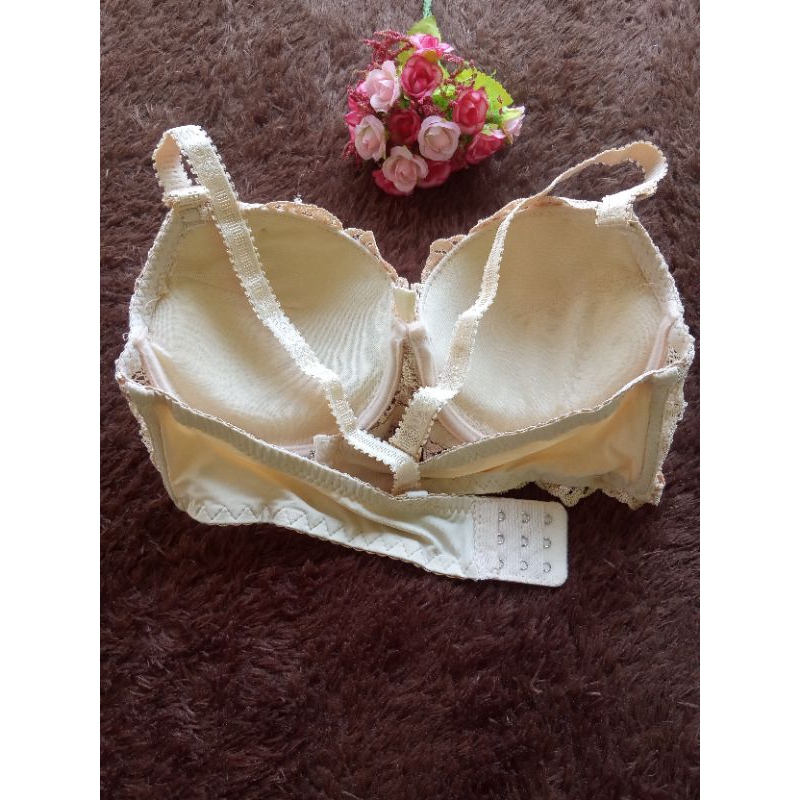Jual bh wanita kawat/bra wanita kawat busa tebal | Shopee Indonesia