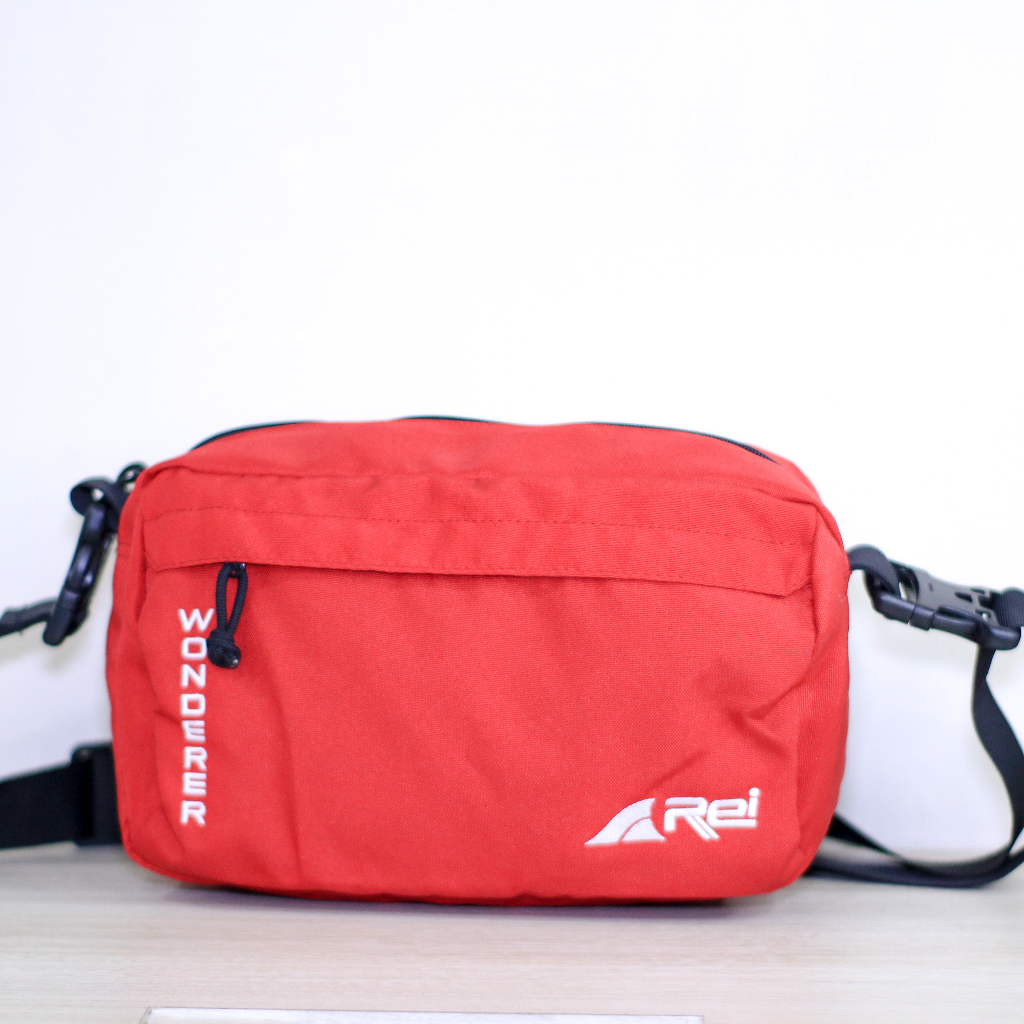 Jual Sling Bag Arei Wonderer Merah - Arei Outdoorgear | Shopee Indonesia