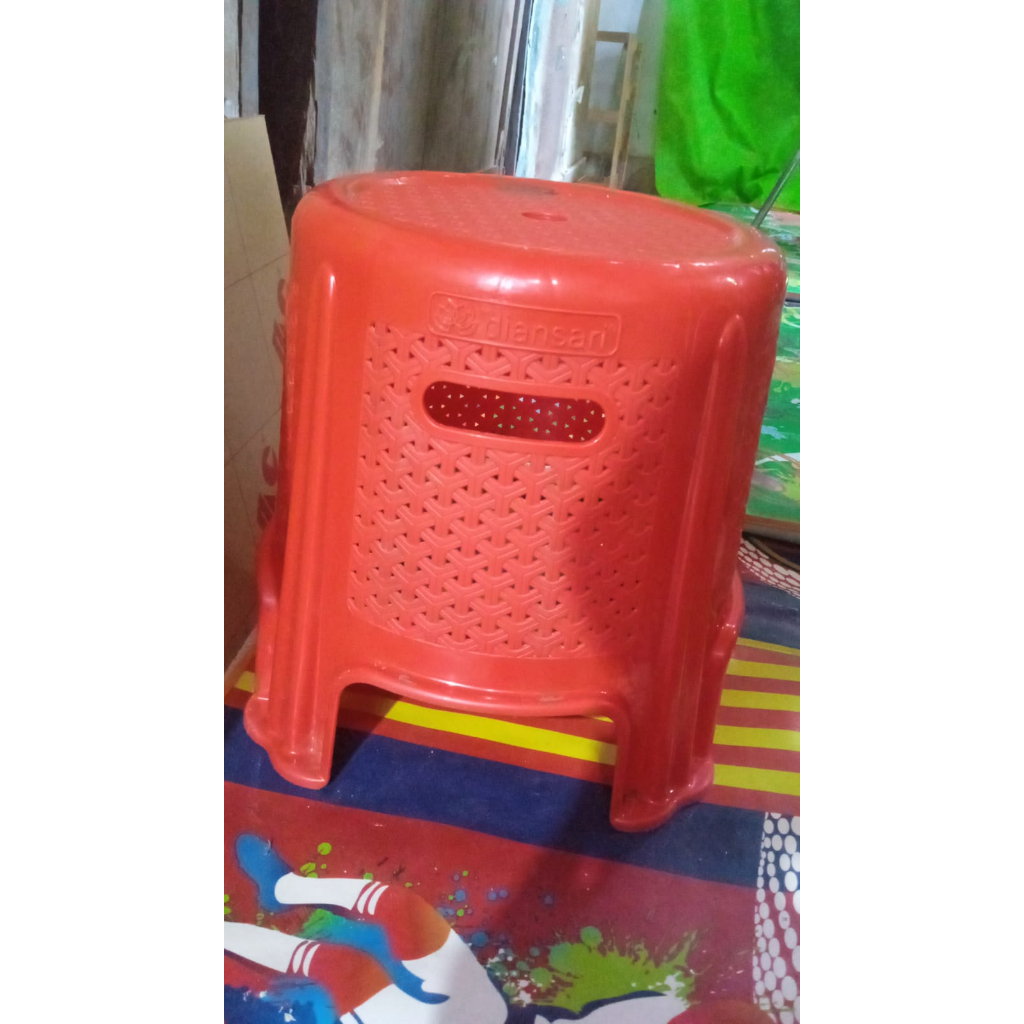 Jual Kursi Plastik Bulat Pendek Warna Merah | Shopee Indonesia