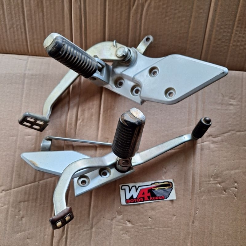 Jual FOOT STEP DEPAN NEW VIXION NVL ORIGINAL | Shopee Indonesia