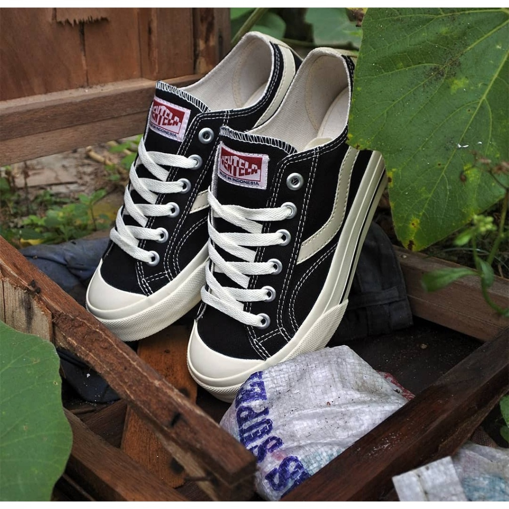 Jual Sepatu Ventela Public Low Original Black - Natural - Sepatu Pria Ventella Original Hitam ...