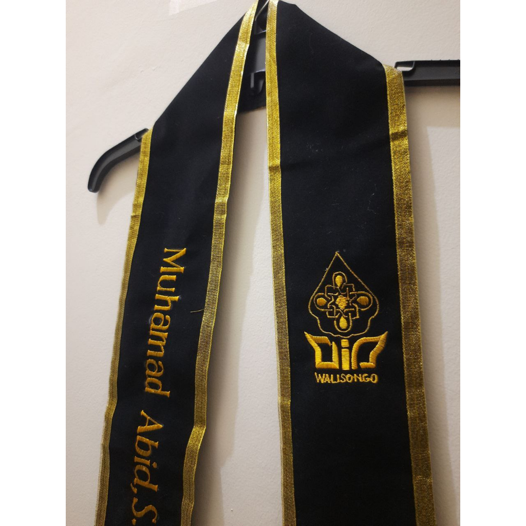Jual Selempang Sash Wisuda Tipe Modern #1 | Selempang Leher Dua Sisi ...