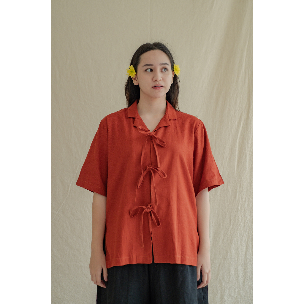 Jual Labuan - Aksara Shirt Teracotta | Shopee Indonesia