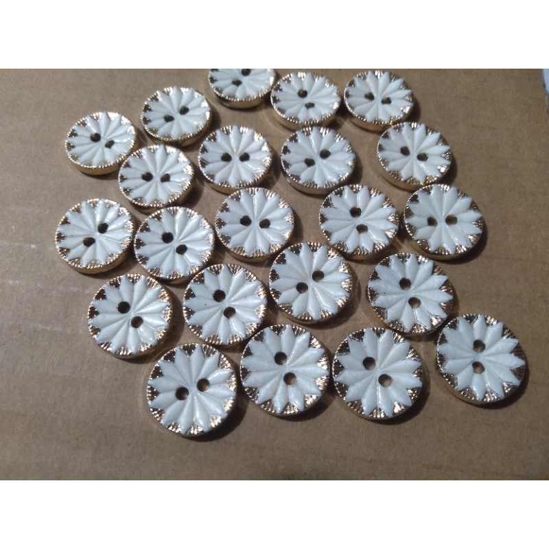Jual kancing baju motif bunga ukuran 13mm/15mm isi 50pcs | Shopee Indonesia