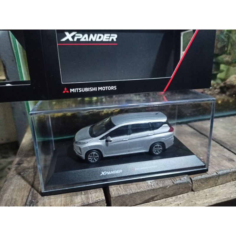 Jual Diecast Mobil x pander xpander mitsubishi die cast miniatur mini ...