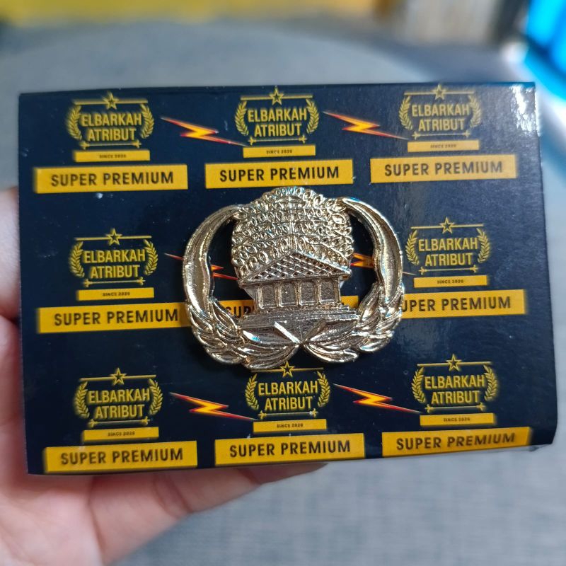 Jual PAPAN NAMA DADA / NAME TAG AKRILIK FULL HITAM / LIS PUTIH PAKU ...