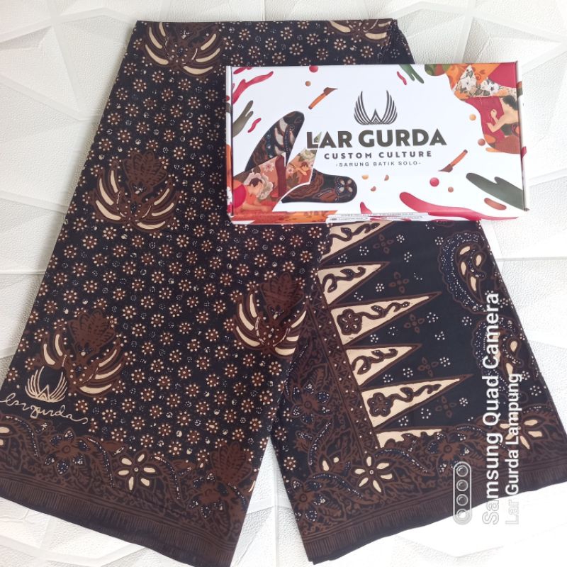 Jual Sarung batik Lar Gurda seri kesikan | Shopee Indonesia