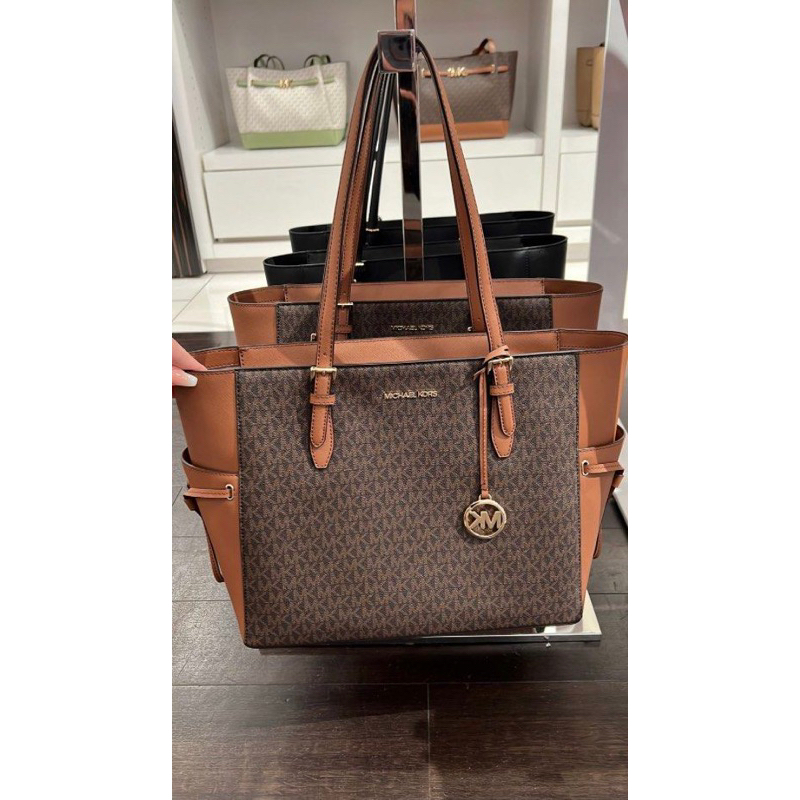 Jual Michael Kors Gilly Signature Brown | Shopee Indonesia