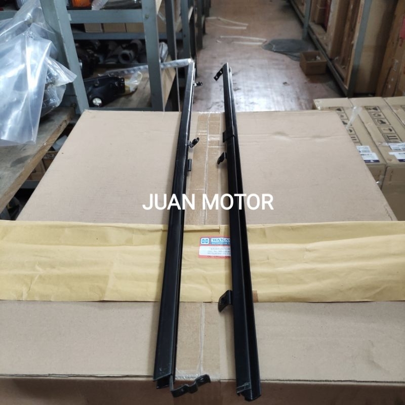 Jual SASH DOOR/REL KACA PINTU COLT DIESEL FE/100PS/120PS SUPER TEBAL ...
