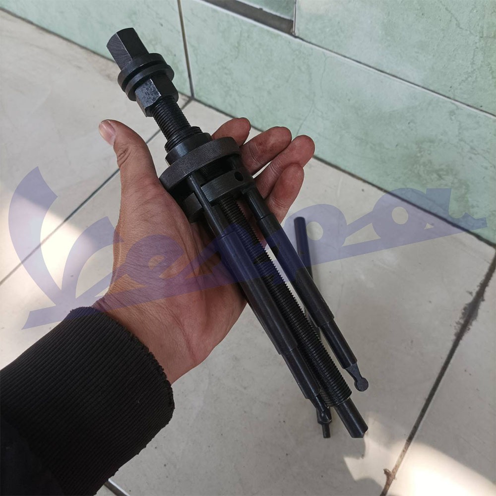 Jual tracker traker pembuka bearing laher roda belakang vespa | Shopee ...