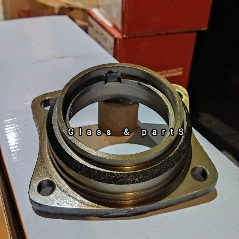 Jual nap roda belakang/rumah laher roda belakang daihatsu taft gt F70 ...