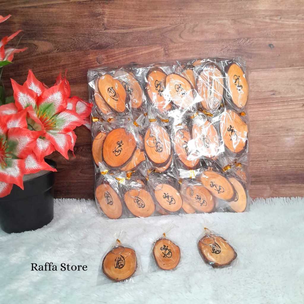 Jual 1 Pack Isi 100 Pcs Souvenir Gantungan Kunci Kaligrafi Kayu Kemas Plastik | Shopee Indonesia