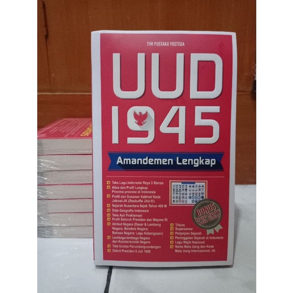 Jual Buku UUD 1945 Amandemen Lengkap (Bonus Poster Rambu Lalu Lintas) | Shopee Indonesia