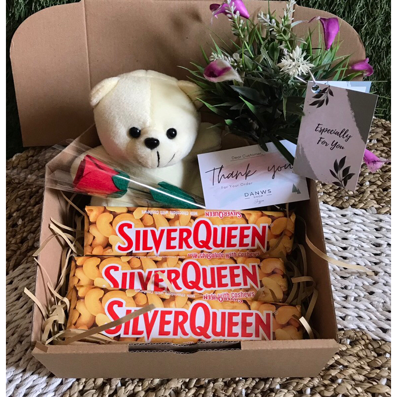 Jual Hadiah Ulang Tahun/Gift Box Cokelat Hampers Boneka Mini Bear ...