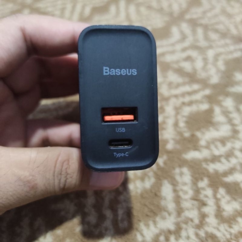 Jual Adaotor Baseus PD 30w 30 watt USB + C Fast Charging ( second ) | Shopee Indonesia