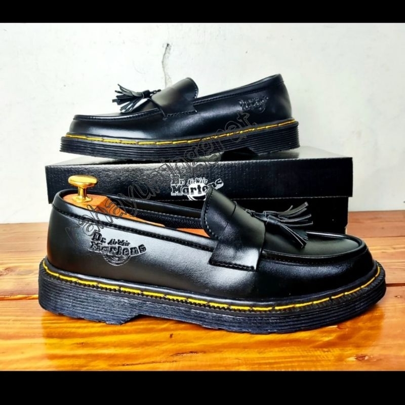 Jual Sepatu Formal Loafers Pria & Wanita Hitam Dr.Martens | Sepatu ...