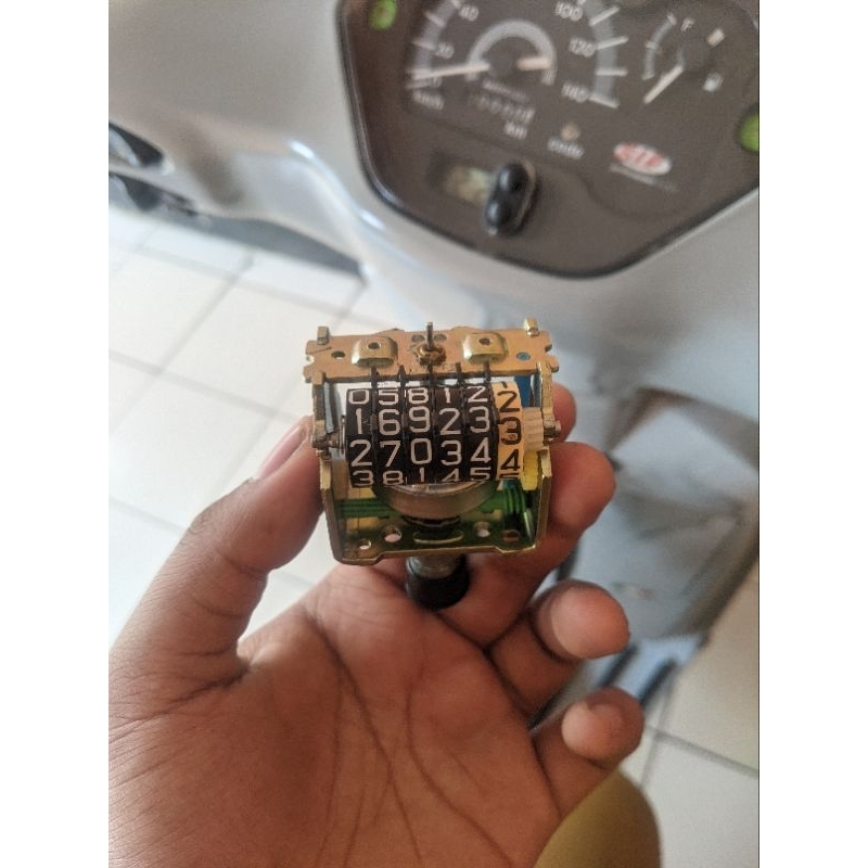 Jual Mesin Odometer Speedometer vespa lx | Shopee Indonesia