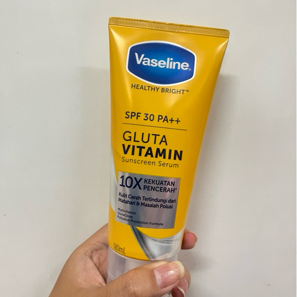 Jual Vaseline Gluta Vitamin Sunscreen Serum 10x Mencerahkan | Hand Body ...