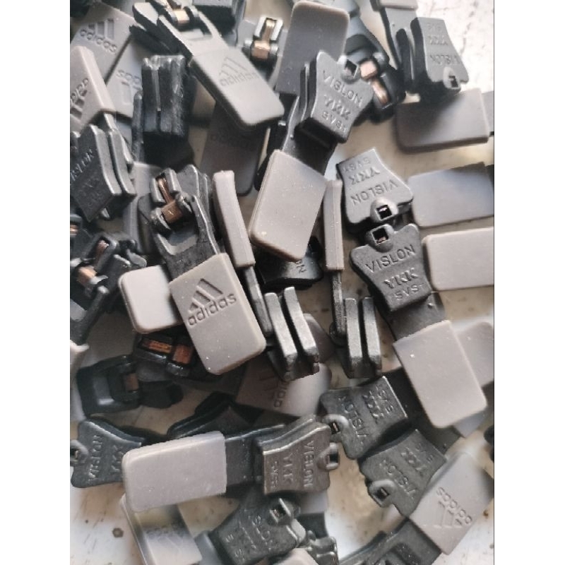 Jual kepala resleting/kepala zipper abu no5 vislon ykk | Shopee Indonesia