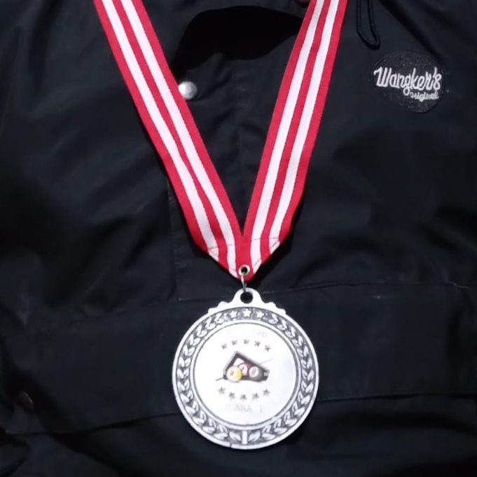 Jual Medali costum kalung medali termasuk logo gambar Warna Emas Perak ...