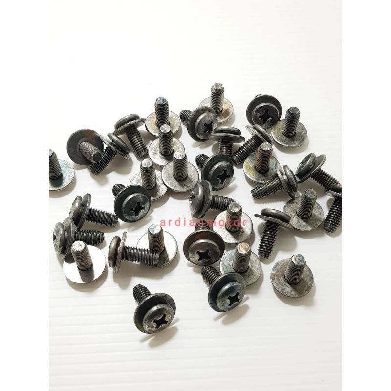 Jual Baut bodi cover body yamaha original / Baut Dek Jupiter Z M6x 15 ...