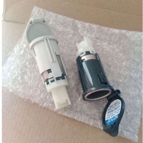 Jual power outlet lighter charger komlit Innova /Fortuner original ...