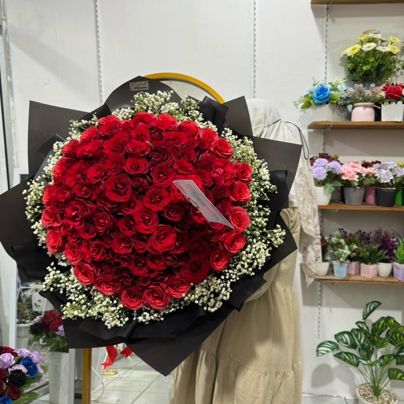 Jual Fresh flower Bouquet 100 tangkai mawar merah | Shopee Indonesia