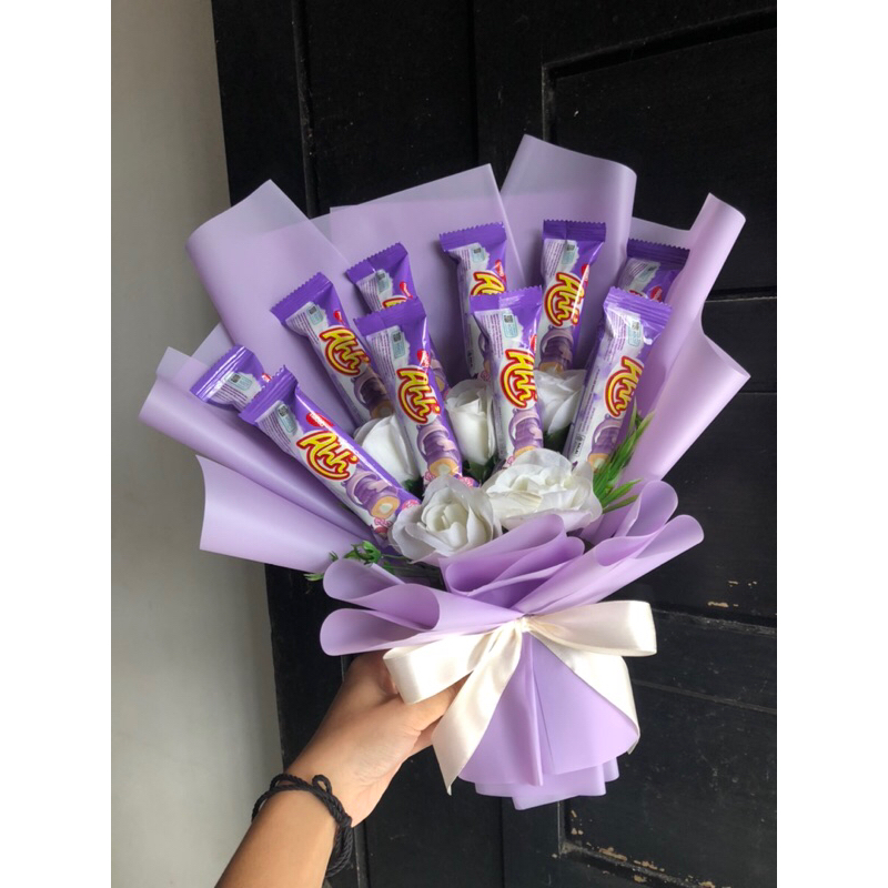 Jual buket snack + bunga (FREE KARTU UCAPAN) | Shopee Indonesia