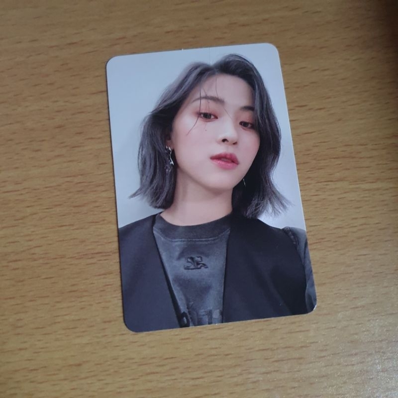 Jual ITZY Official Photocard Ryujin | Shopee Indonesia