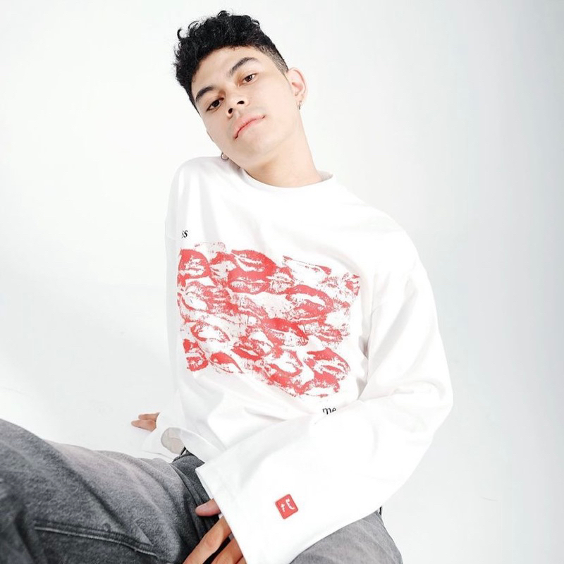 Jual [ORIGINAL] HOODIE TELEPATI.CHE (KISS ME / ORDINARY LOVE / ROSES ...