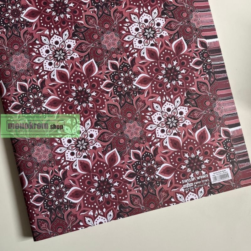 Jual Kertas Kado Sansan Wawa Batik Motif Floral Coklat Bata - Wrapping ...