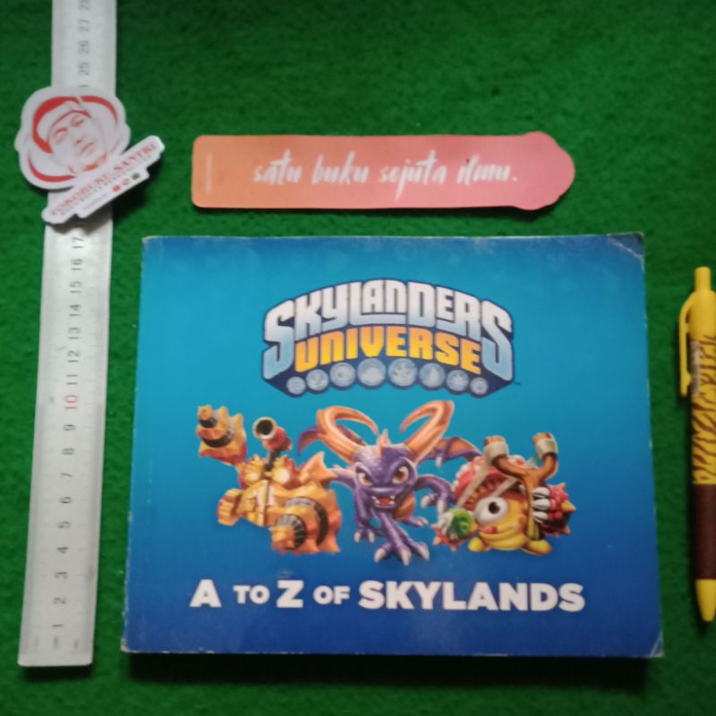Jual Buku Skylanders Universe Original : A to Z of Skylands. | Shopee ...