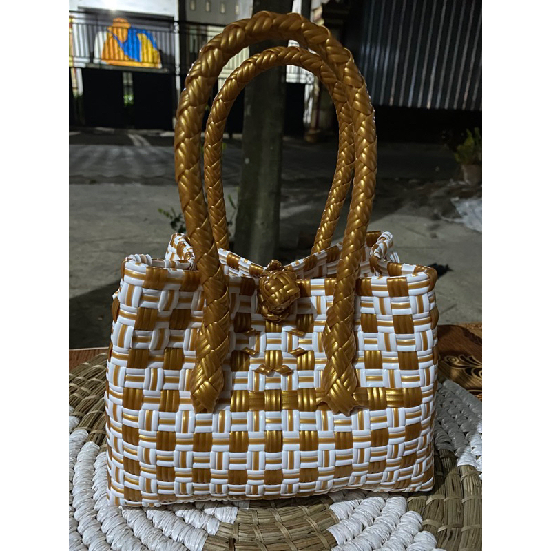 Jual Tas anyam jaly size xs mini by.istana anyaman part II | Shopee ...