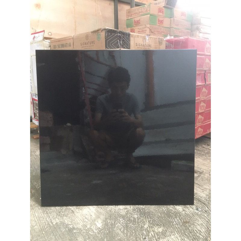 Jual keramik 60x60 super black absolute hitam kilap glossy kw1 keramik ...
