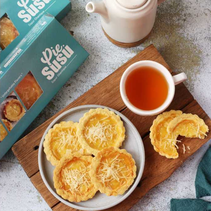 Jual Pie Susu Keju Dapur Chantique Oleh - Oleh khas Malang 1 Box isi 6 ...