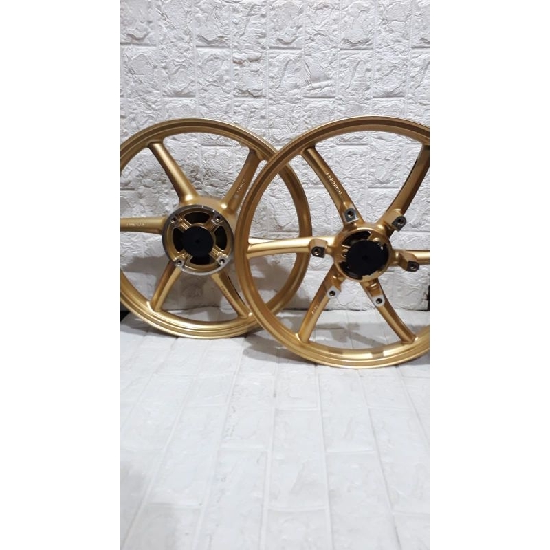Jual Velg CNC Copy RCB GTR 17×160/185 gold | Shopee Indonesia