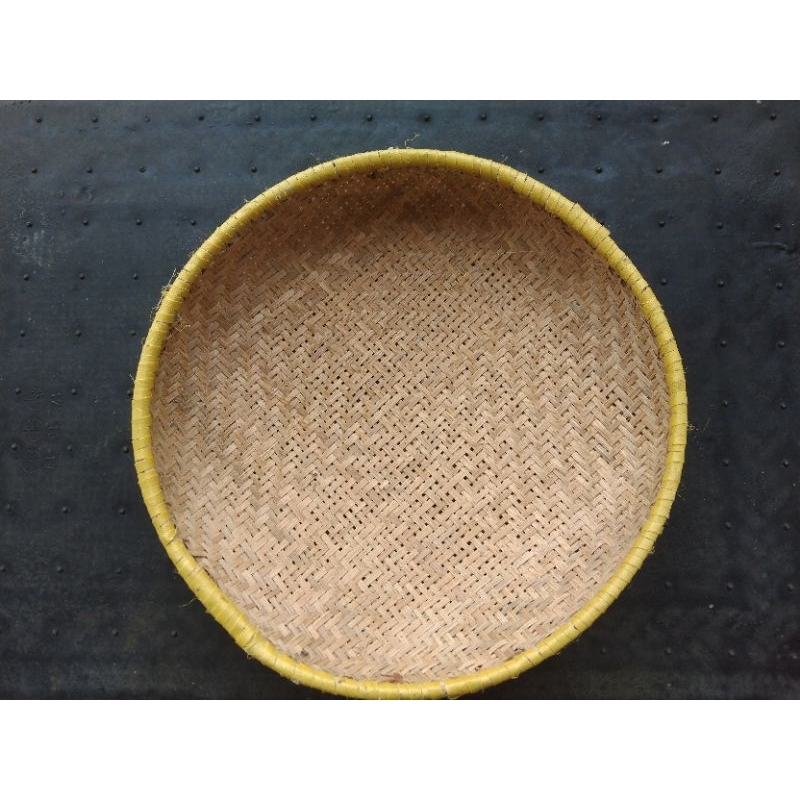 Jual ayakan bambu kecil,tampah anyam bambu ukuran 30cm | Shopee Indonesia