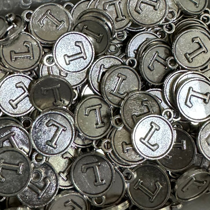 Jual 1 pcs Charm Aksesoris Besi - SERI HURUF ALFABET BULAT | Shopee ...