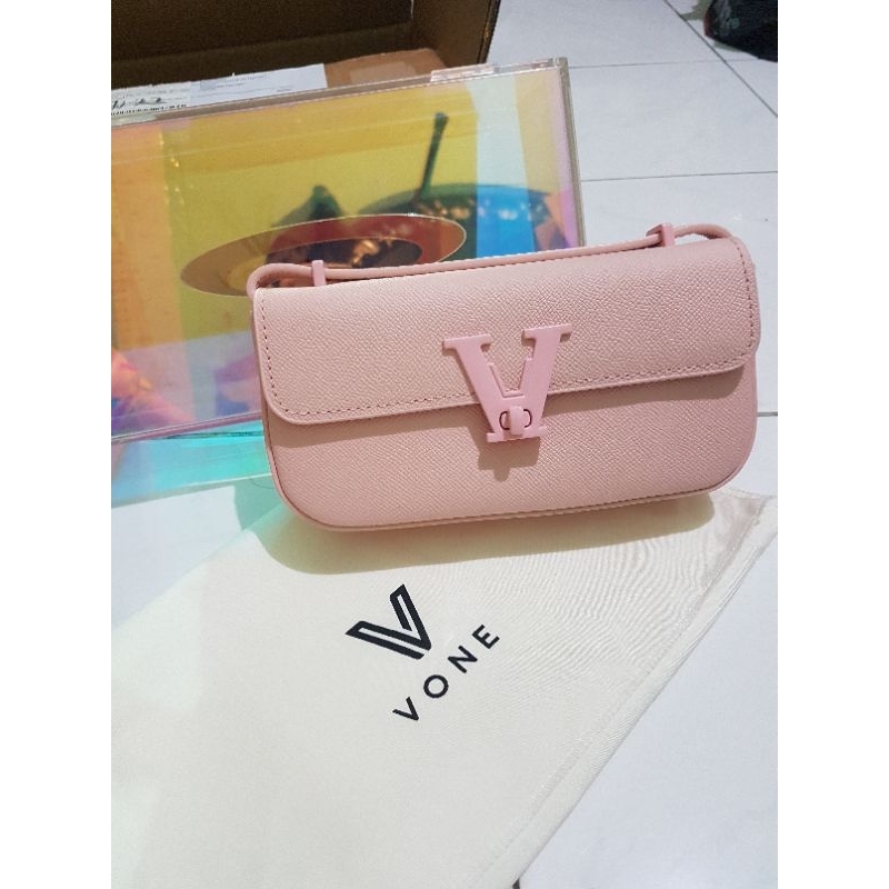 Jual Vone Bag Pink ( new with acrylic box ) | Shopee Indonesia