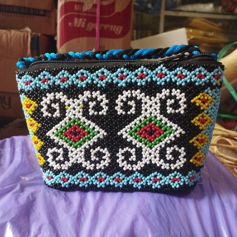 Jual Tas selempang manik motif etnik dayak kalimantan - tas wanita ...