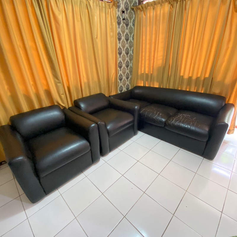 Jual Sofa / Kursi RuangTamu Bekas Busa hitam BACA DESKRIPSI | Shopee ...
