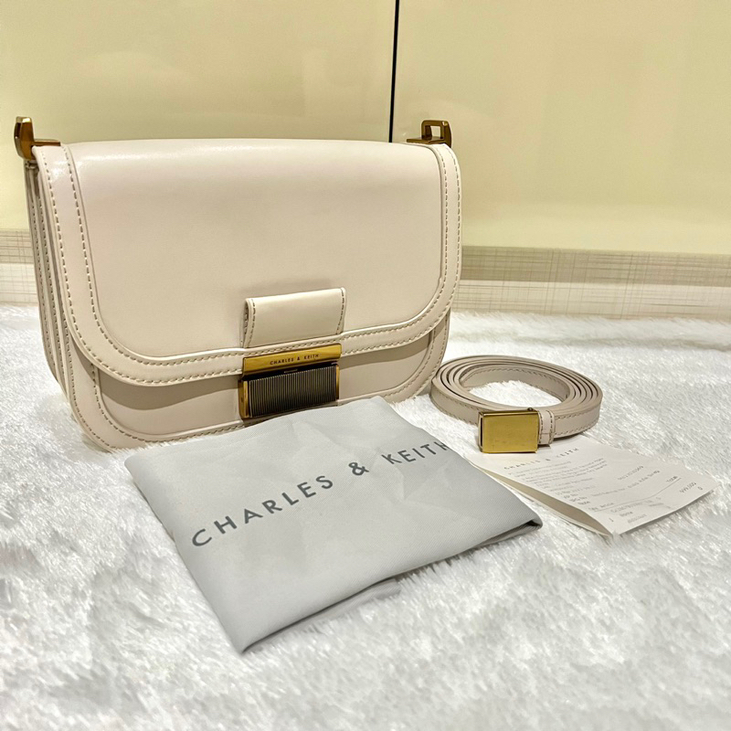 Jual Tas Charles and Keith Charlot Bag / Tas Charles & Keith Preloved ...