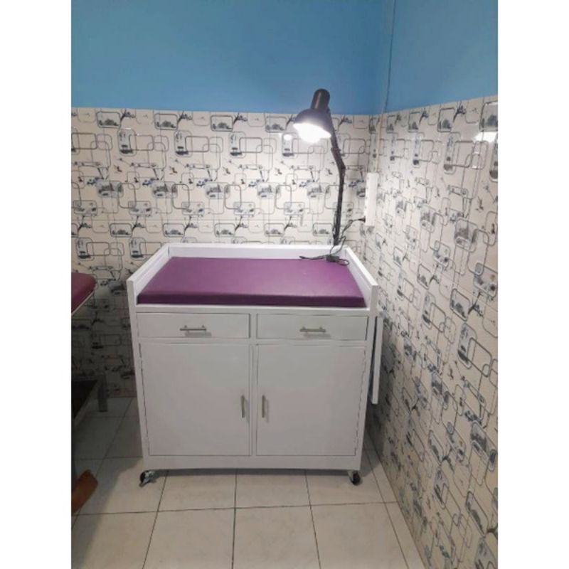 Jual Meja resusitasi bayi dengan lampu periksa bayi | Shopee Indonesia