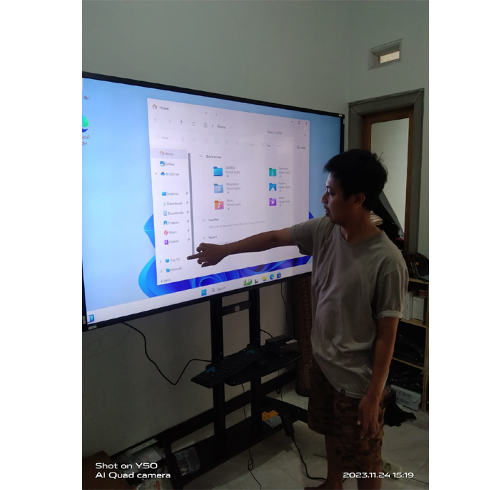 Jual SMART TV TOUCHSCREEN INTERACTIVE TV 43 INCH | Shopee Indonesia