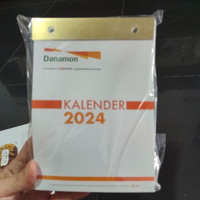 Jual Kalender 2024 . Kalender Harian bank Danamon 2024. Kalender ...