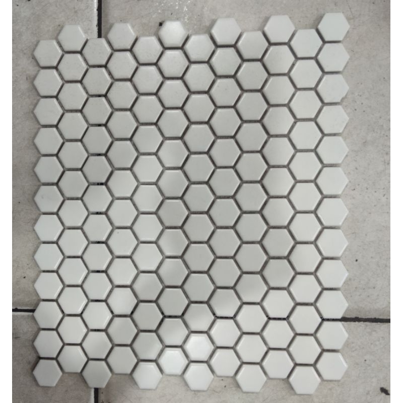 Jual Keramik Mozaik Hexagonal White Matte UK 2.5 cm | Shopee Indonesia