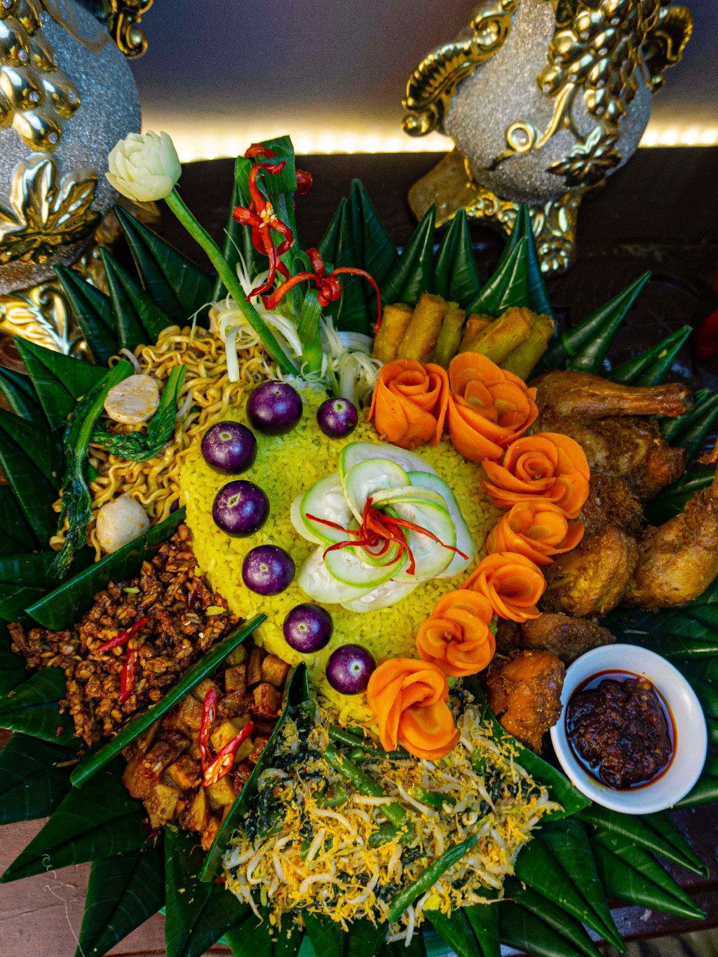 Jual Hati Love Tumpeng Nasi Kuning Premium Ukuran Besar Porsi Beragam ...